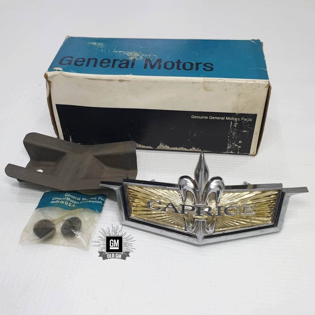 NORS 77-84 Oldsmobile Ninety Eight Regency Grille Emblem - Old GM