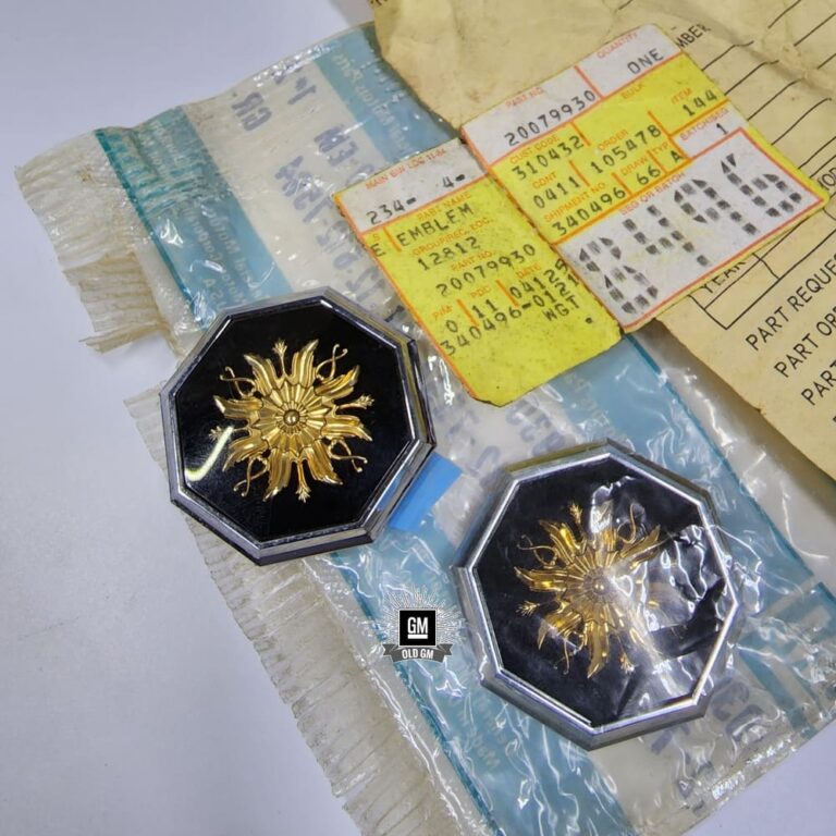 NOS GM 83-86 Parisienne C-Pillar & Trunk Emblems - Old GM